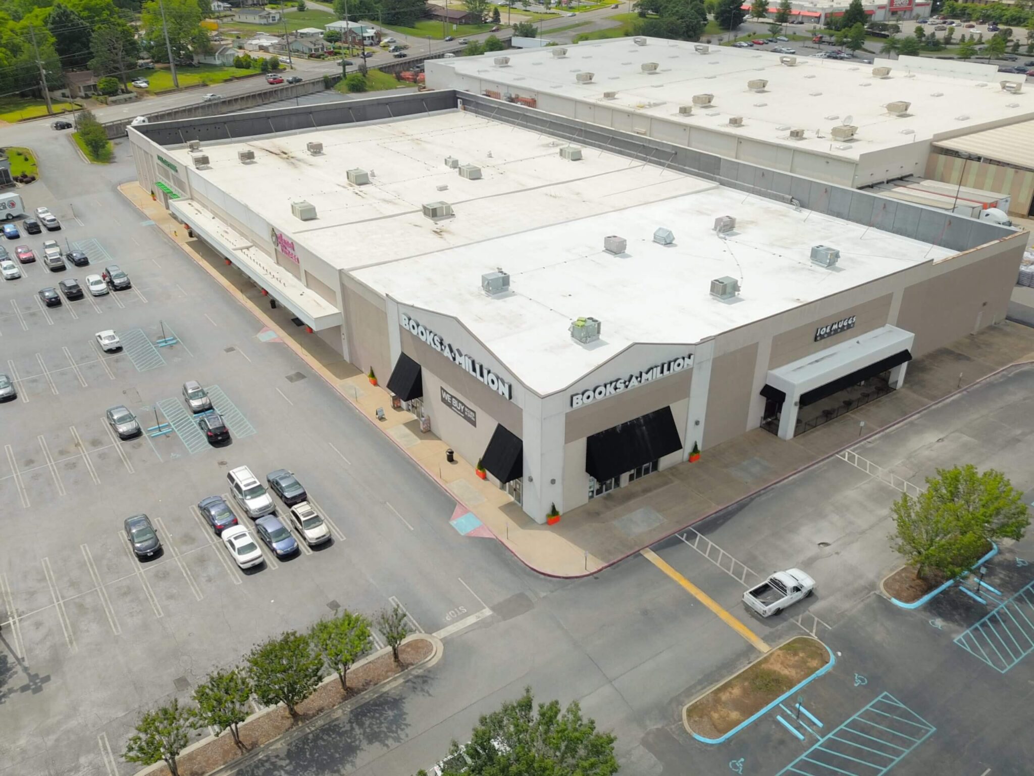 1001-North-Memorial-Drive-commercial-retail-roof (1) - Maxwell Roofing